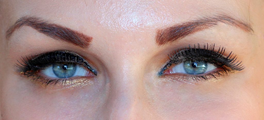 Quel maquillage porter sur des yeux clairs ? - Le Buvard bavard